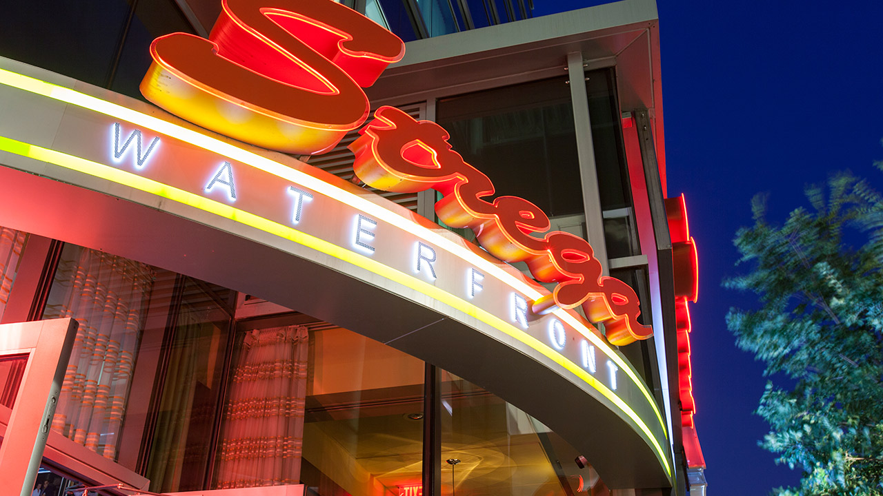 Strega Italiano - Fan Pier Boston